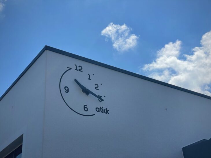 巷で大注目！舞鶴湾の絶景を望む赤パーの複合施設『atick』9月14日オープン！ :舞鶴なび-京都府舞鶴市の情報ブログ-